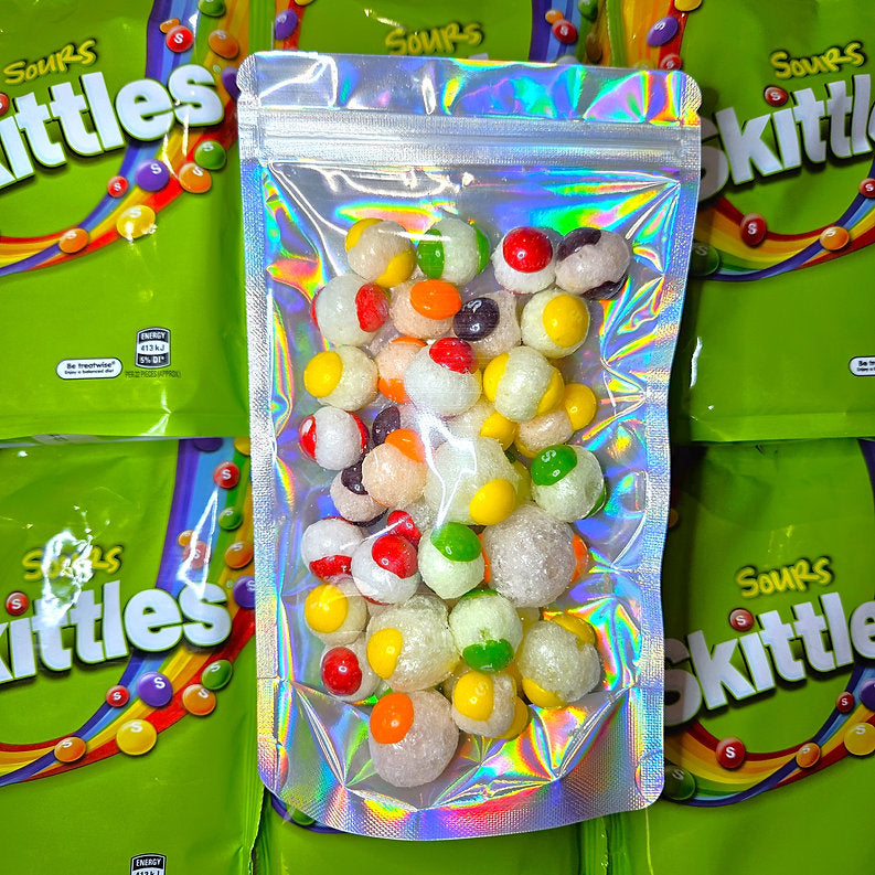 Crazy Sours Rainbow Puffs – Snacking